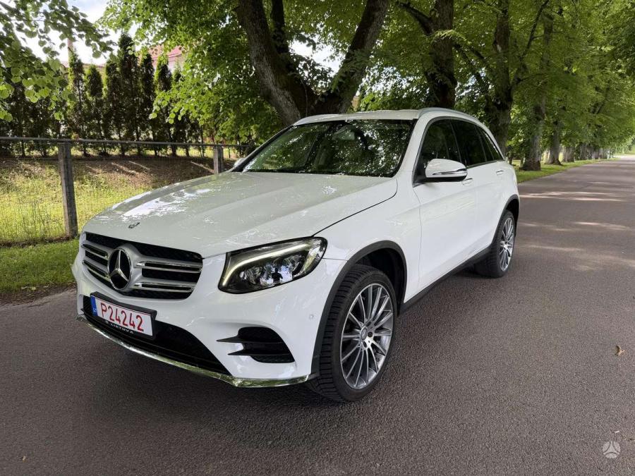 Balts Mercedes-Benz GLC 300 2018 Viļņa, ar dzinēja tilpumu 2.00 L un nobraukumu 40 tūkst. km par 23500 €, foto 1 vietnē AUTOMOTO.COM.LV