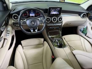 Balts Mercedes-Benz GLC 300 2018 Viļņa, ar dzinēja tilpumu 2.00 L un nobraukumu 40 tūkst. km par 23500 €, foto 3 vietnē AUTOMOTO.COM.LV