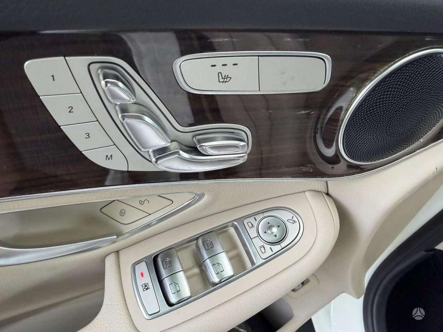 Balts Mercedes-Benz GLC 300 2018 Viļņa, ar dzinēja tilpumu 2.00 L un nobraukumu 40 tūkst. km par 23500 €, foto 5 vietnē AUTOMOTO.COM.LV