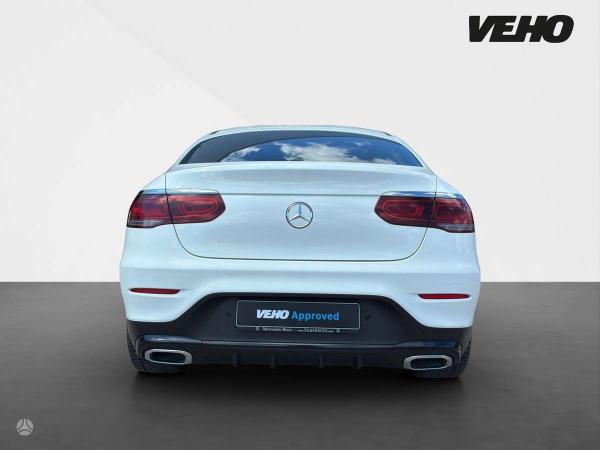 White Mercedes-Benz GLC 300 2019 in Vilnius, with an engine capacity of 1.99 L and mileage of 171 thousand km for 34500 €, photo 4 on AUTOMOTO.COM.LV