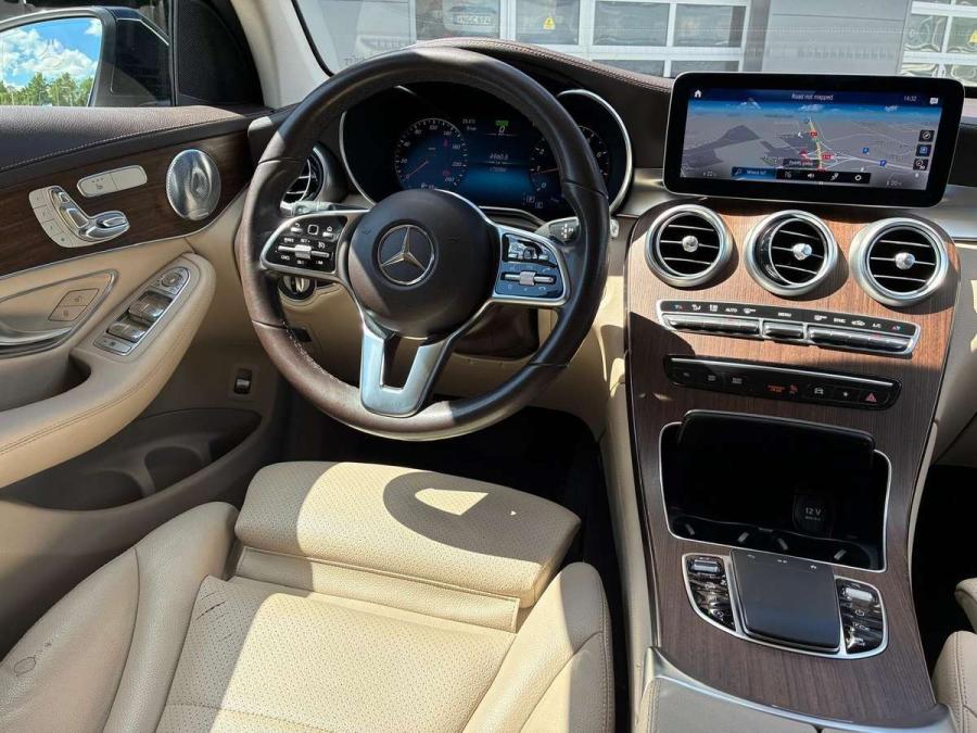 Белый Мерседес GLC 300 2019 в Вильнюс, объемом двигателя 1.99 л и пробегом 171 тыс. км за 34500 €, фото 19 на AUTOMOTO.COM.LV