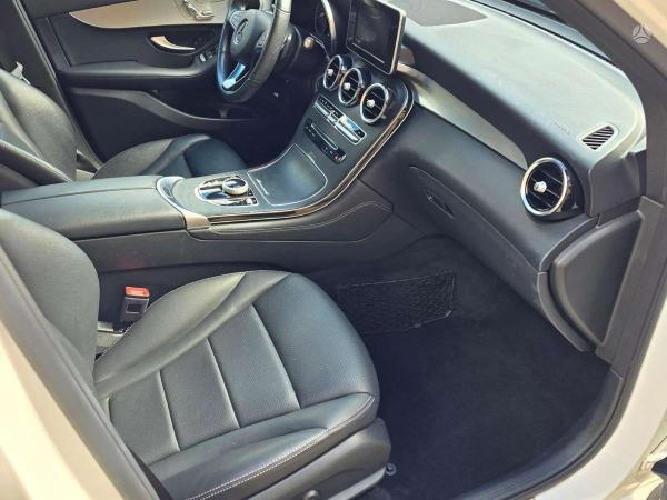 White Mercedes-Benz GLC 300 2019 in Siauliai, with an engine capacity of 2.00 L and mileage of 78 thousand km for 14750 €, photo 6 on AUTOMOTO.COM.LV