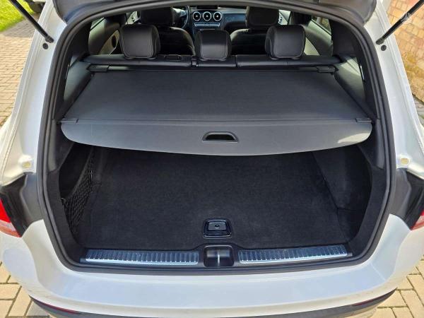 White Mercedes-Benz GLC 300 2019 in Siauliai, with an engine capacity of 2.00 L and mileage of 78 thousand km for 14750 €, photo 9 on AUTOMOTO.COM.LV