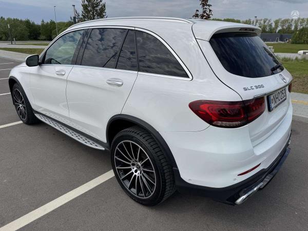Balts Mercedes-Benz GLC 300 2019 Gargždai, ar dzinēja tilpumu 1.99 L un nobraukumu 66 tūkst. km par 23000 €, foto 6 vietnē AUTOMOTO.COM.LV