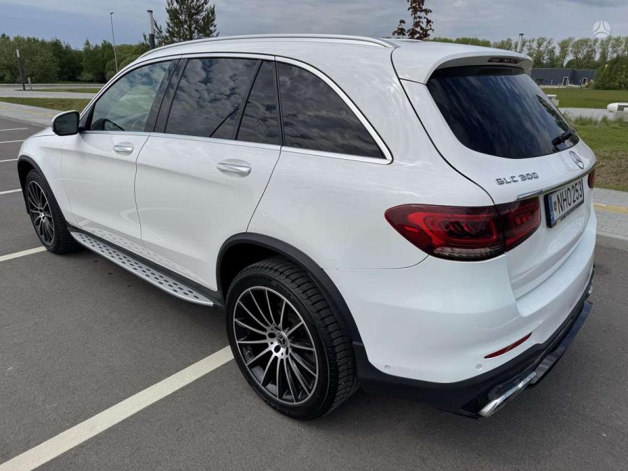 Balts Mercedes-Benz GLC 300 2019 Gargždai, ar dzinēja tilpumu 1.99 L un nobraukumu 66 tūkst. km par 23000 €, foto 7 vietnē AUTOMOTO.COM.LV