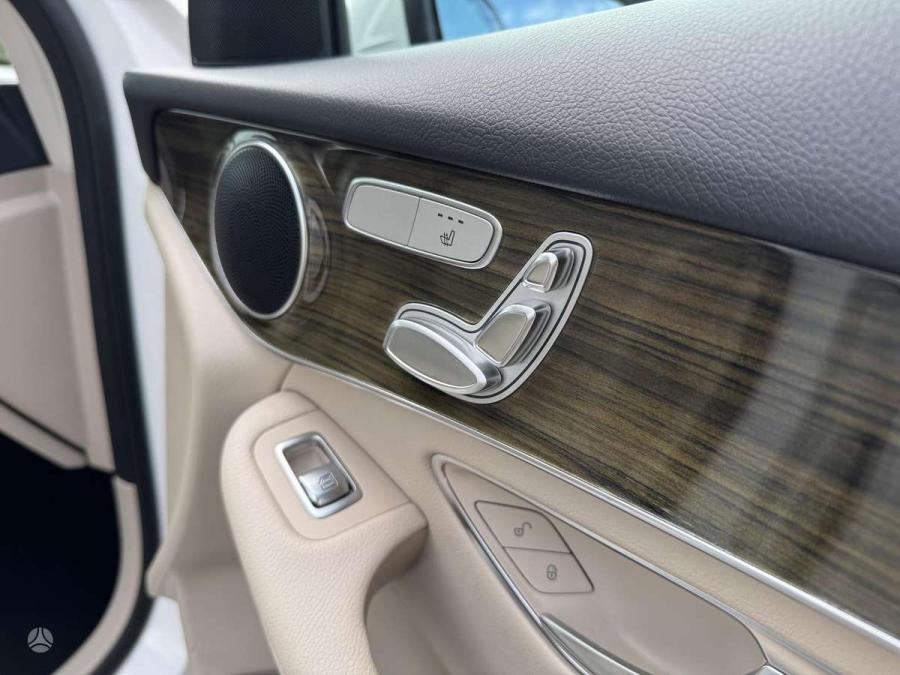 Balts Mercedes-Benz GLC 300 2019 Gargždai, ar dzinēja tilpumu 1.99 L un nobraukumu 66 tūkst. km par 23000 €, foto 10 vietnē AUTOMOTO.COM.LV