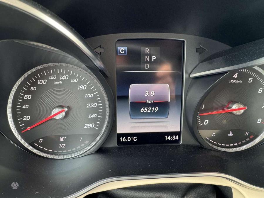 Balts Mercedes-Benz GLC 300 2019 Gargždai, ar dzinēja tilpumu 1.99 L un nobraukumu 66 tūkst. km par 23000 €, foto 14 vietnē AUTOMOTO.COM.LV