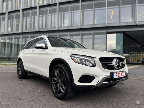 Белый Мерседес GLC 300 2019 в Вильнюс, объемом двигателя 1.99 л и пробегом 77 тыс. км за 24800 €, фото 9 на AUTOMOTO.COM.LV