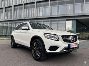 Белый Мерседес GLC 300 2019 в Вильнюс, объемом двигателя 1.99 л и пробегом 77 тыс. км за 24800 €, фото 9 на AUTOMOTO.COM.LV
