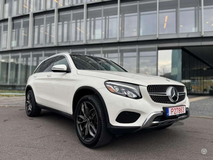 Белый Мерседес GLC 300 2019 в Вильнюс, объемом двигателя 1.99 л и пробегом 77 тыс. км за 24800 €, фото 9 на AUTOMOTO.COM.LV