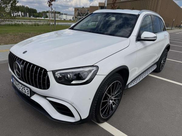 Balts Mercedes-Benz GLC 300 2019 Gargždai, ar dzinēja tilpumu 2.00 L un nobraukumu 66 tūkst. km par 22900 €, foto 1 vietnē AUTOMOTO.COM.LV