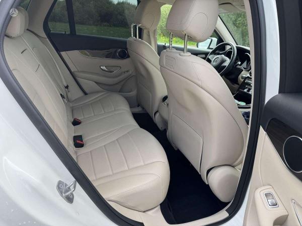 Balts Mercedes-Benz GLC 300 2019 Gargždai, ar dzinēja tilpumu 2.00 L un nobraukumu 66 tūkst. km par 22900 €, foto 10 vietnē AUTOMOTO.COM.LV