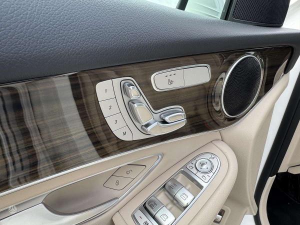 Balts Mercedes-Benz GLC 300 2019 Gargždai, ar dzinēja tilpumu 2.00 L un nobraukumu 66 tūkst. km par 22900 €, foto 11 vietnē AUTOMOTO.COM.LV