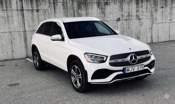 Balts Mercedes-Benz GLC 300 2020 Viļņa, ar dzinēja tilpumu 2.00 L un nobraukumu 121 tūkst. km par 26200 €, foto 1 vietnē AUTOMOTO.COM.LV