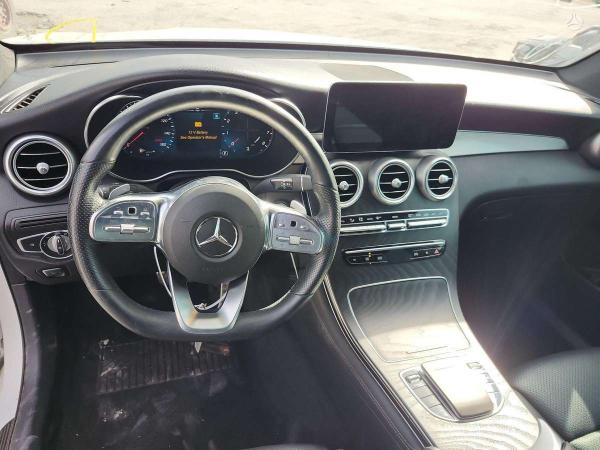 Balts Mercedes-Benz GLC 300 2020 Klaipėda, ar dzinēja tilpumu 2.00 L un nobraukumu 70 tūkst. km par 19999 €, foto 8 vietnē AUTOMOTO.COM.LV