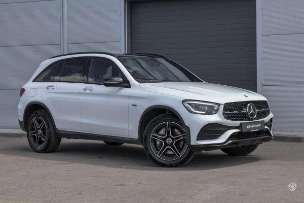 Balts Mercedes-Benz GLC 300 2020 Kauņa, ar dzinēja tilpumu 1.95 L un nobraukumu 226 tūkst. km par 27999 €, foto 1 vietnē AUTOMOTO.COM.LV