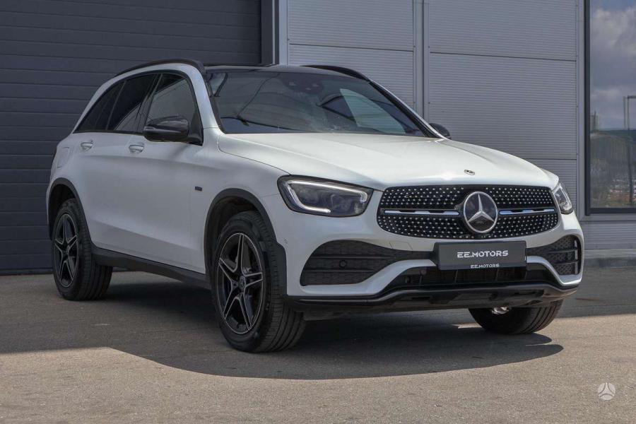 Balts Mercedes-Benz GLC 300 2020 Kauņa, ar dzinēja tilpumu 1.95 L un nobraukumu 226 tūkst. km par 27999 €, foto 5 vietnē AUTOMOTO.COM.LV