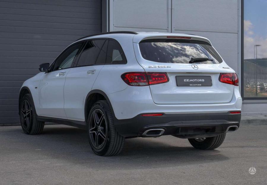 Balts Mercedes-Benz GLC 300 2020 Kauņa, ar dzinēja tilpumu 1.95 L un nobraukumu 226 tūkst. km par 27999 €, foto 10 vietnē AUTOMOTO.COM.LV