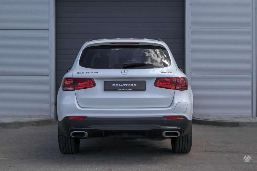 Balts Mercedes-Benz GLC 300 2020 Kauņa, ar dzinēja tilpumu 1.95 L un nobraukumu 226 tūkst. km par 27999 €, foto 11 vietnē AUTOMOTO.COM.LV