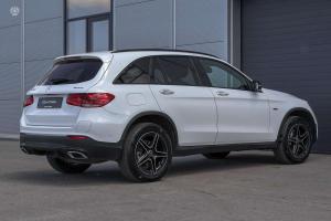 Balts Mercedes-Benz GLC 300 2020 Kauņa, ar dzinēja tilpumu 1.95 L un nobraukumu 226 tūkst. km par 27999 €, foto 13 vietnē AUTOMOTO.COM.LV