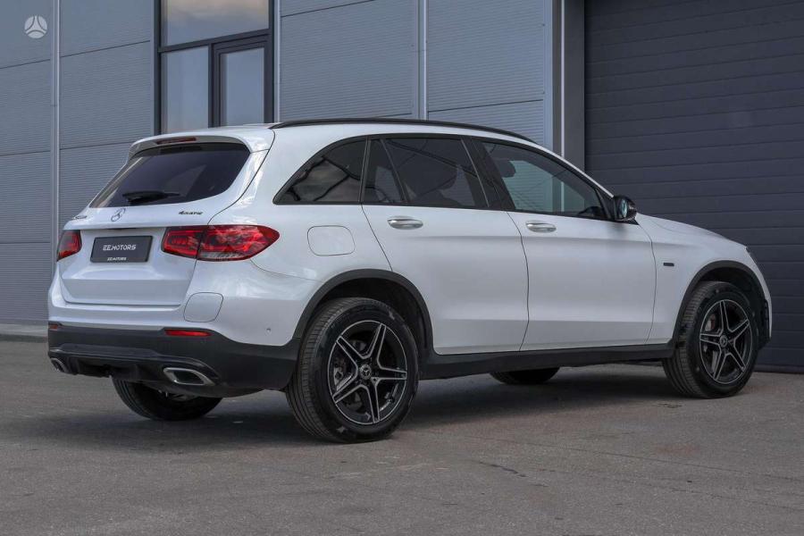 Balts Mercedes-Benz GLC 300 2020 Kauņa, ar dzinēja tilpumu 1.95 L un nobraukumu 226 tūkst. km par 27999 €, foto 13 vietnē AUTOMOTO.COM.LV