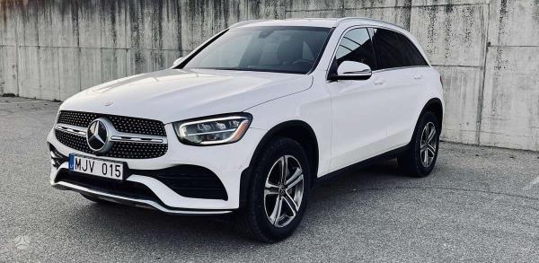 Balts Mercedes-Benz GLC 300 2020 Viļņa, ar dzinēja tilpumu 1.99 L un nobraukumu 135 tūkst. km par 24500 €, foto 1 vietnē AUTOMOTO.COM.LV
