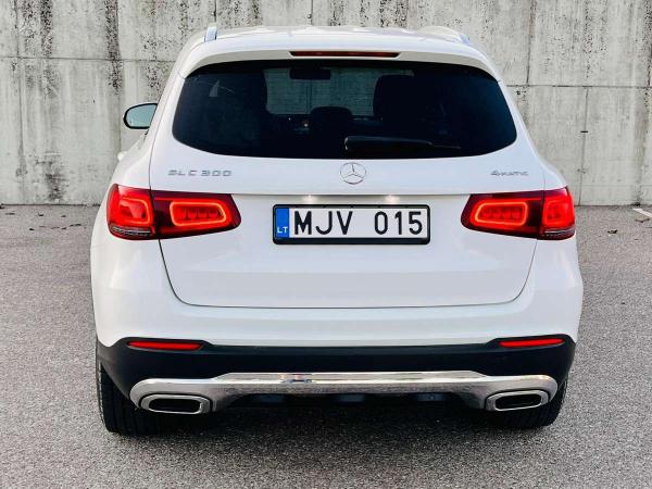 Balts Mercedes-Benz GLC 300 2020 Viļņa, ar dzinēja tilpumu 1.99 L un nobraukumu 135 tūkst. km par 24500 €, foto 4 vietnē AUTOMOTO.COM.LV