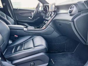 White Mercedes-Benz GLC 300 2020 in Vilnius, with an engine capacity of 1.99 L and mileage of 135 thousand km for 24500 €, photo 12 on AUTOMOTO.COM.LV