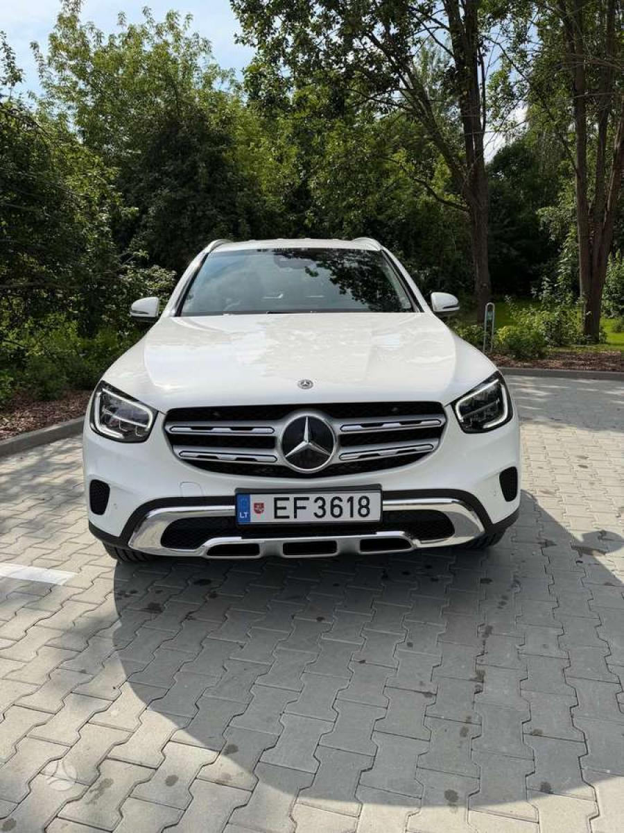 Balts Mercedes-Benz GLC 300 2020 Viļņa, ar dzinēja tilpumu 1.99 L un nobraukumu 158 tūkst. km par 26500 €, foto 3 vietnē AUTOMOTO.COM.LV