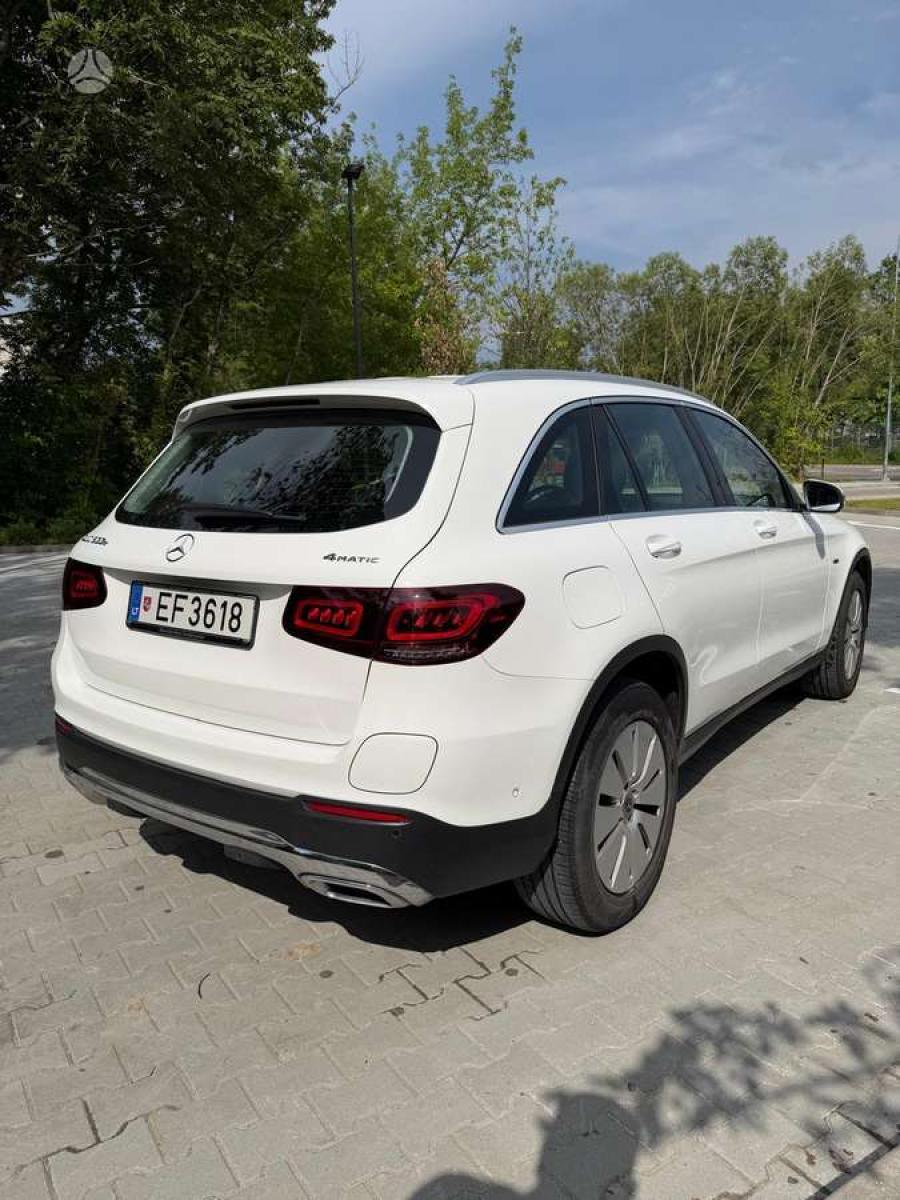 Balts Mercedes-Benz GLC 300 2020 Viļņa, ar dzinēja tilpumu 1.99 L un nobraukumu 158 tūkst. km par 26500 €, foto 5 vietnē AUTOMOTO.COM.LV