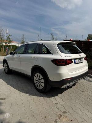 Balts Mercedes-Benz GLC 300 2020 Viļņa, ar dzinēja tilpumu 1.99 L un nobraukumu 158 tūkst. km par 26500 €, foto 7 vietnē AUTOMOTO.COM.LV