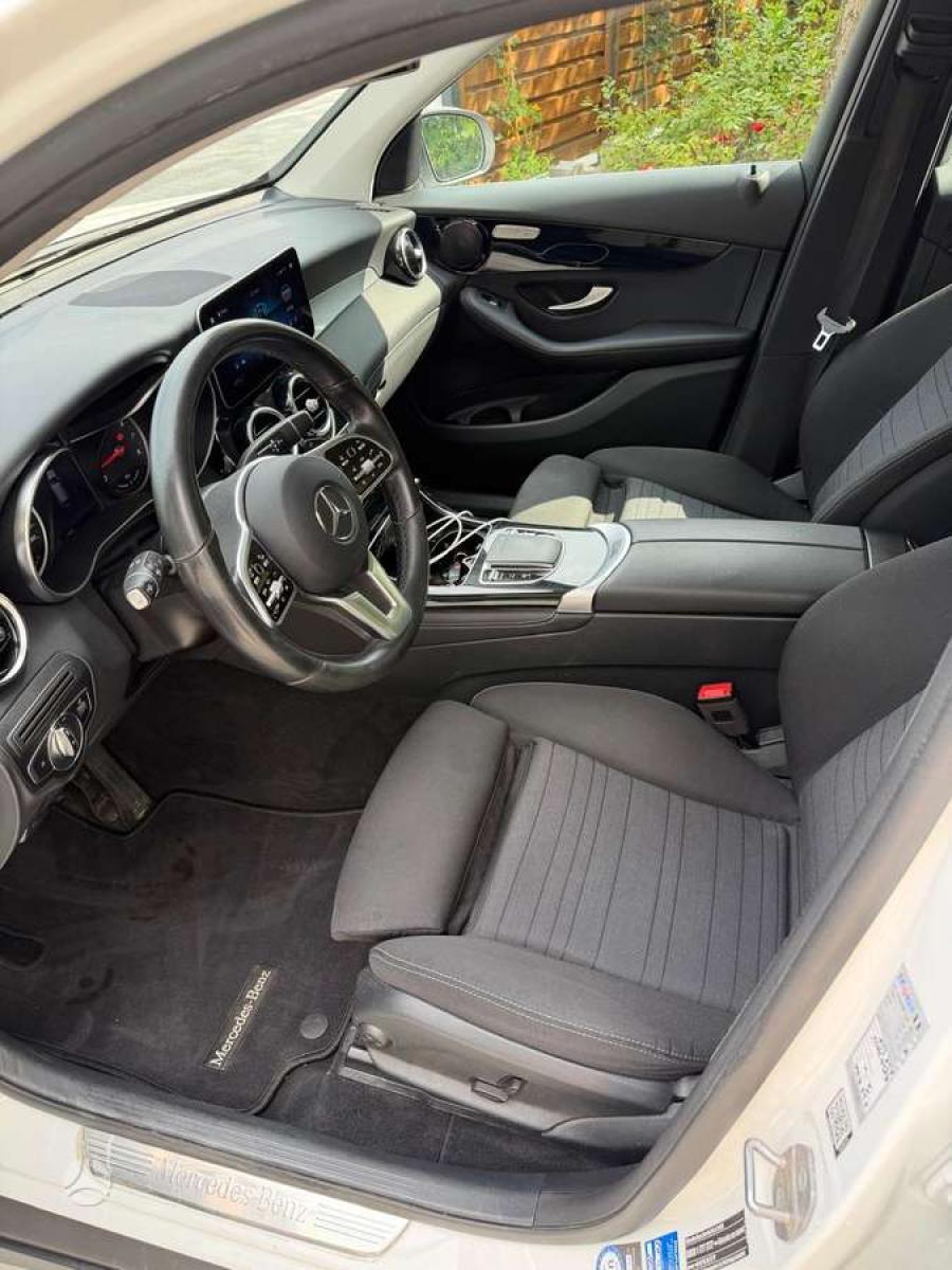Balts Mercedes-Benz GLC 300 2020 Viļņa, ar dzinēja tilpumu 1.99 L un nobraukumu 158 tūkst. km par 26500 €, foto 18 vietnē AUTOMOTO.COM.LV