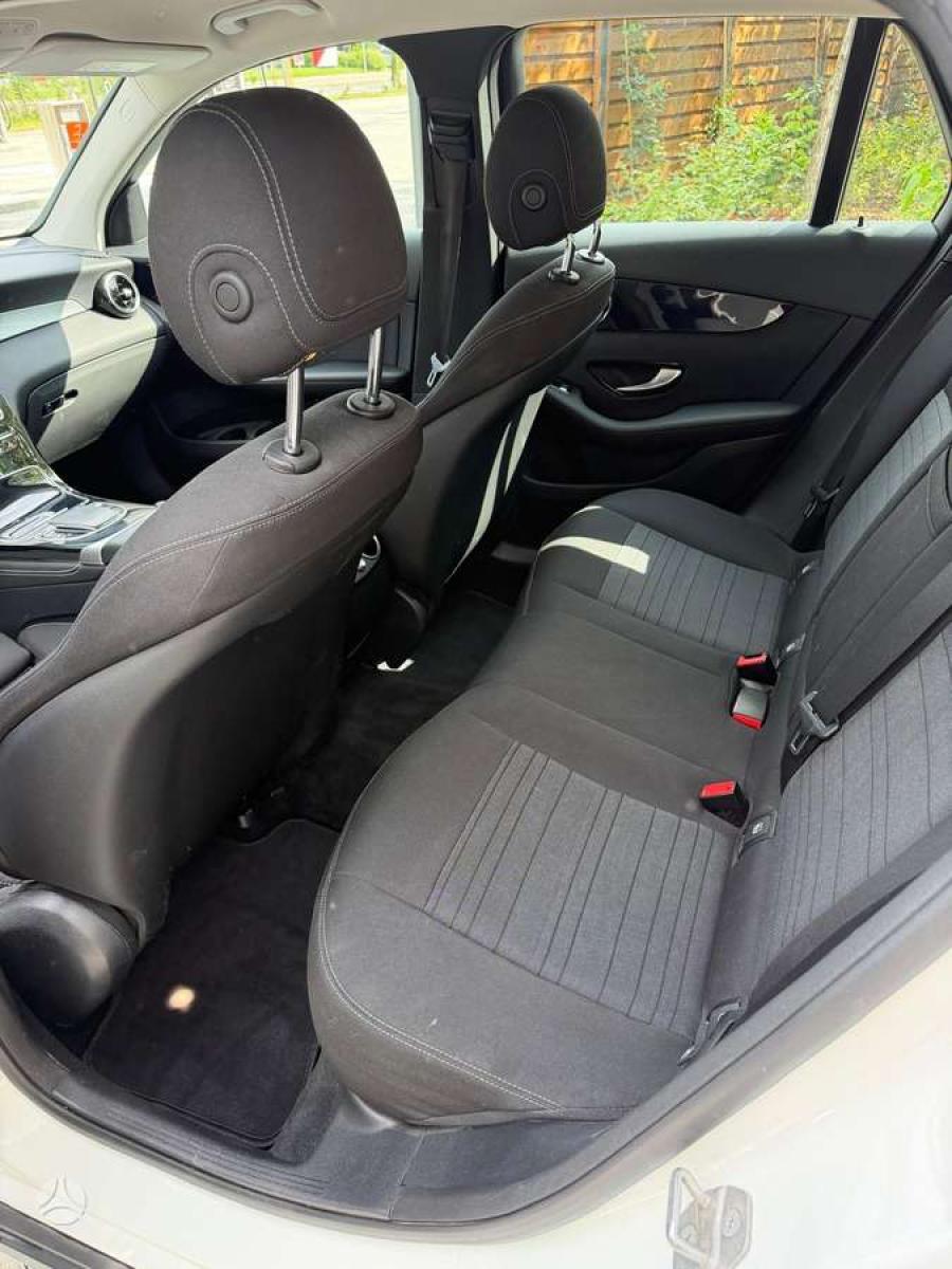 Balts Mercedes-Benz GLC 300 2020 Viļņa, ar dzinēja tilpumu 1.99 L un nobraukumu 158 tūkst. km par 26500 €, foto 19 vietnē AUTOMOTO.COM.LV