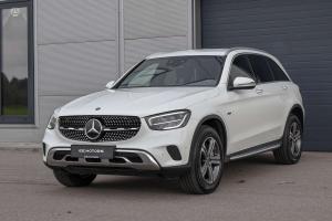 White Mercedes-Benz GLC 300 2020 in Kaunas, with an engine capacity of 1.95 L and mileage of 203 thousand km for 27999 €, photo 7 on AUTOMOTO.COM.LV
