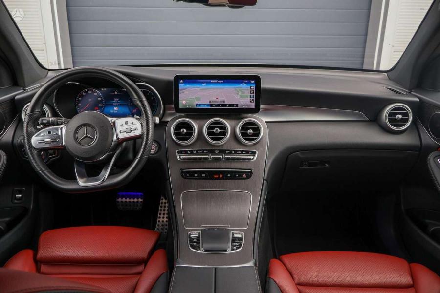 White Mercedes-Benz GLC 300 2020 in Kaunas, with an engine capacity of 1.95 L and mileage of 203 thousand km for 27999 €, photo 26 on AUTOMOTO.COM.LV