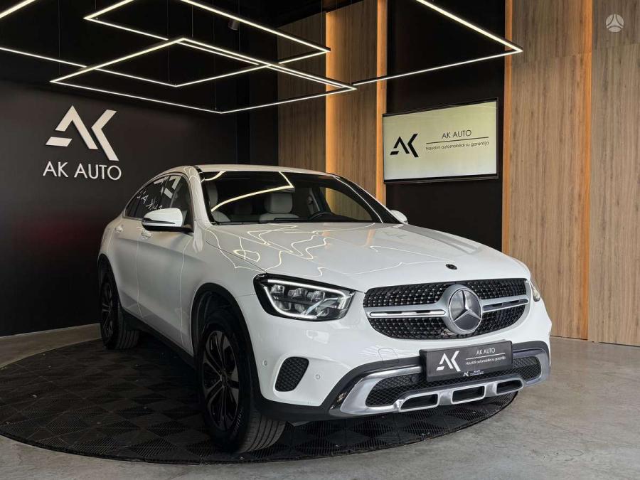 Balts Mercedes-Benz GLC 300 2020 Kauņa, ar dzinēja tilpumu 1.99 L un nobraukumu 148 tūkst. km par 32990 €, foto 4 vietnē AUTOMOTO.COM.LV