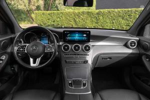 White Mercedes-Benz GLC 300 2020 in Vilnius, with an engine capacity of 1.99 L and mileage of 110 thousand km for 23950 €, photo 15 on AUTOMOTO.COM.LV