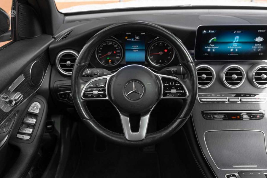 White Mercedes-Benz GLC 300 2020 in Vilnius, with an engine capacity of 1.99 L and mileage of 110 thousand km for 23950 €, photo 18 on AUTOMOTO.COM.LV