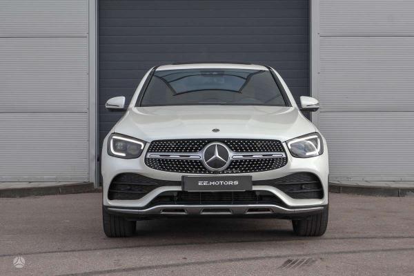 Mercedes-Benz GLC 300 2020 in Kaunas on AUTOMOTO.COM.LV White Mercedes-Benz GLC 300 2020 in Kaunas, with an engine capacity of 1.99 L and mileage of 163 thousand km for 34999 €, photo 6 on AUTOMOTO.COM.LV