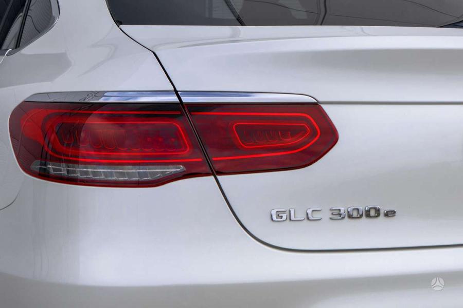 Balts Mercedes-Benz GLC 300 2020 Kauņa, ar dzinēja tilpumu 1.99 L un nobraukumu 163 tūkst. km par 34999 €, foto 17 vietnē AUTOMOTO.COM.LV