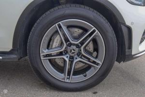 Balts Mercedes-Benz GLC 300 2020 Kauņa, ar dzinēja tilpumu 1.99 L un nobraukumu 163 tūkst. km par 34999 €, foto 18 vietnē AUTOMOTO.COM.LV