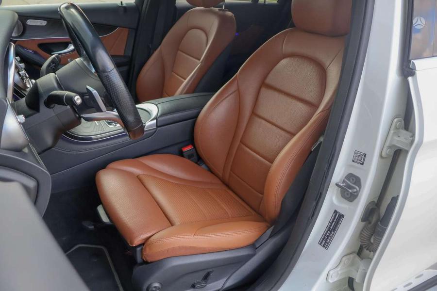Balts Mercedes-Benz GLC 300 2020 Kauņa, ar dzinēja tilpumu 1.99 L un nobraukumu 163 tūkst. km par 34999 €, foto 26 vietnē AUTOMOTO.COM.LV