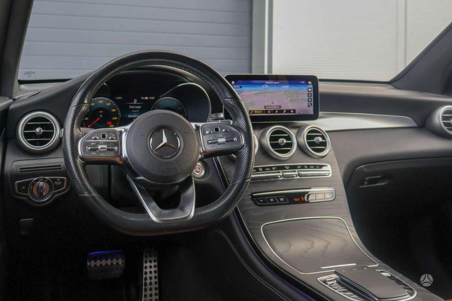 Balts Mercedes-Benz GLC 300 2020 Kauņa, ar dzinēja tilpumu 1.99 L un nobraukumu 163 tūkst. km par 34999 €, foto 30 vietnē AUTOMOTO.COM.LV