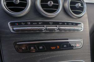 Balts Mercedes-Benz GLC 300 2020 Kauņa, ar dzinēja tilpumu 1.99 L un nobraukumu 163 tūkst. km par 34999 €, foto 40 vietnē AUTOMOTO.COM.LV