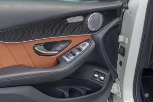 Balts Mercedes-Benz GLC 300 2020 Kauņa, ar dzinēja tilpumu 1.99 L un nobraukumu 163 tūkst. km par 34999 €, foto 48 vietnē AUTOMOTO.COM.LV