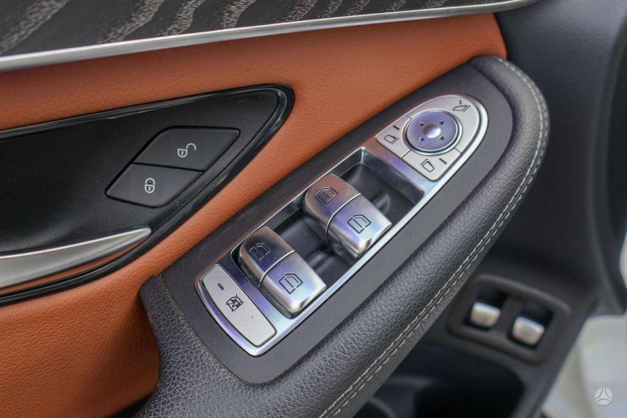 Balts Mercedes-Benz GLC 300 2020 Kauņa, ar dzinēja tilpumu 1.99 L un nobraukumu 163 tūkst. km par 34999 €, foto 49 vietnē AUTOMOTO.COM.LV