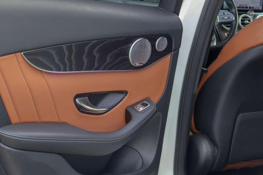 Balts Mercedes-Benz GLC 300 2020 Kauņa, ar dzinēja tilpumu 1.99 L un nobraukumu 163 tūkst. km par 34999 €, foto 53 vietnē AUTOMOTO.COM.LV
