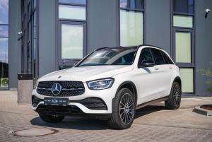Balts Mercedes-Benz GLC 300 2021 Kauņa, ar dzinēja tilpumu 2.00 L un nobraukumu 106 tūkst. km par 29950 €, foto 3 vietnē AUTOMOTO.COM.LV