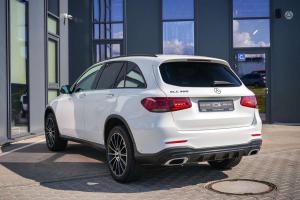 Balts Mercedes-Benz GLC 300 2021 Kauņa, ar dzinēja tilpumu 2.00 L un nobraukumu 106 tūkst. km par 29950 €, foto 10 vietnē AUTOMOTO.COM.LV