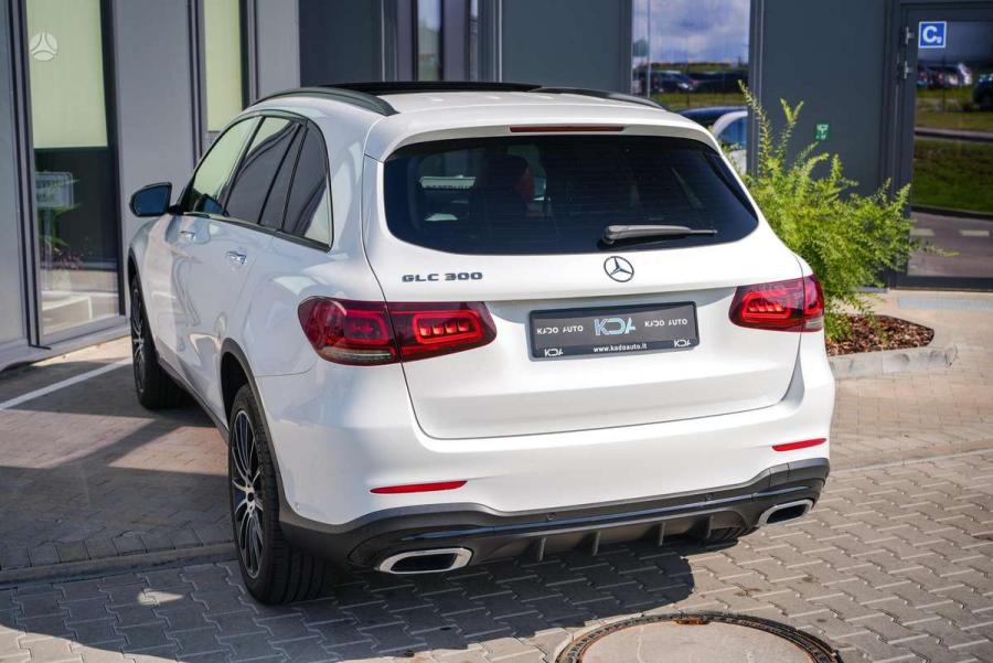 Balts Mercedes-Benz GLC 300 2021 Kauņa, ar dzinēja tilpumu 2.00 L un nobraukumu 106 tūkst. km par 29950 €, foto 12 vietnē AUTOMOTO.COM.LV
